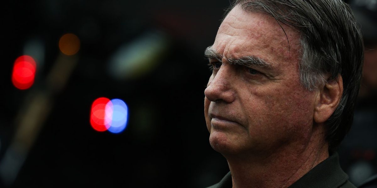 Justiça suspende benefícios de Bolsonaro durante cumprimento de pena